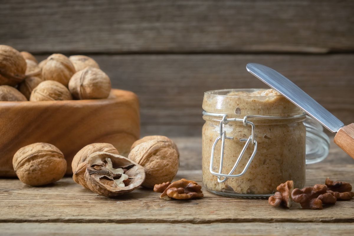 9 Best Almond Butter Substitute Options