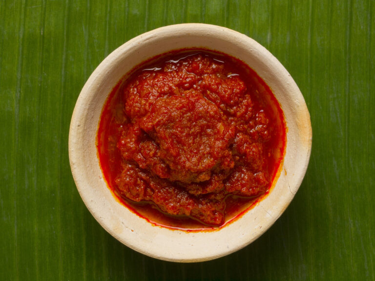 Chili Garlic Sauce Vs Sriracha