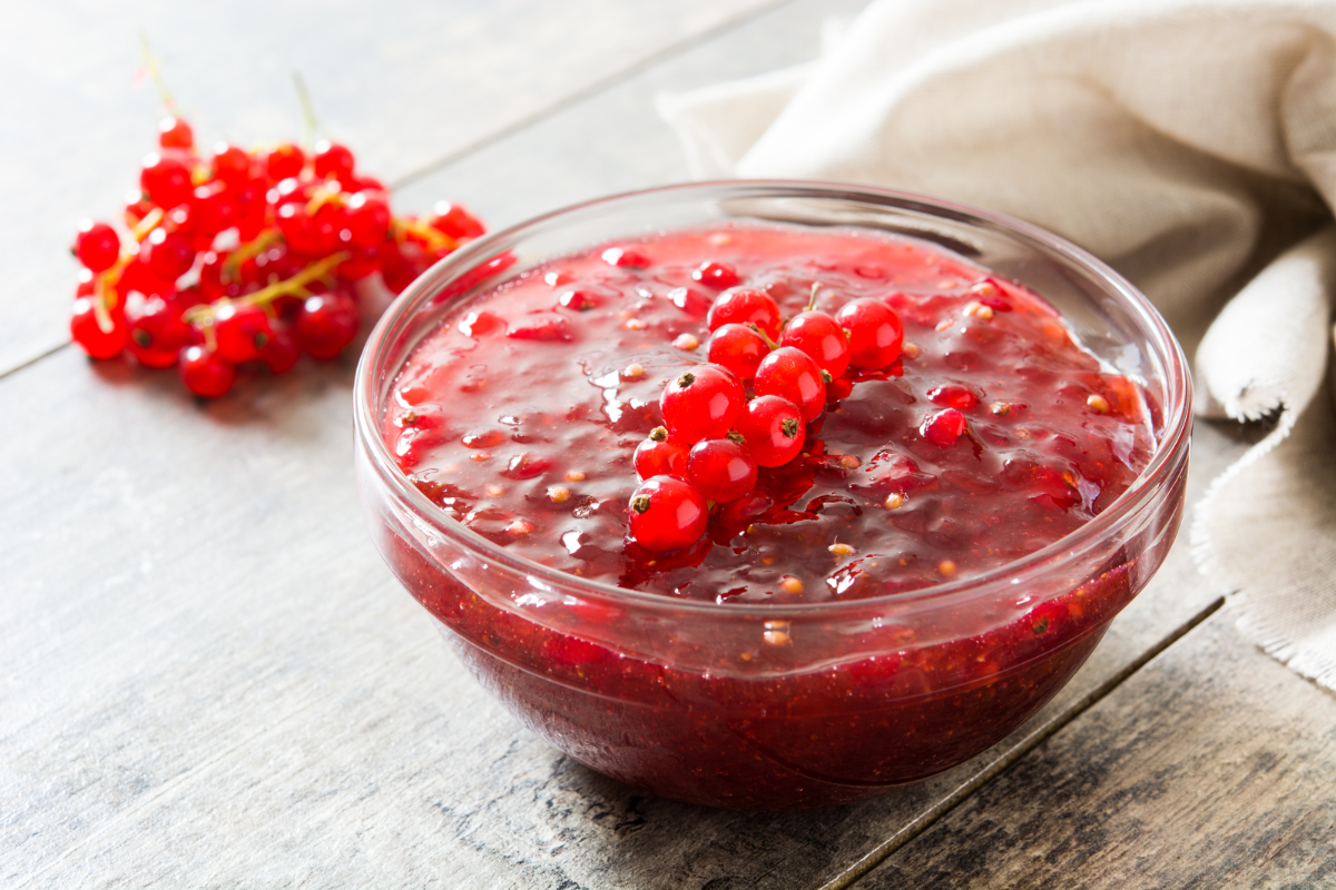 How to Thicken Cranberry Sauce (5 Ways)